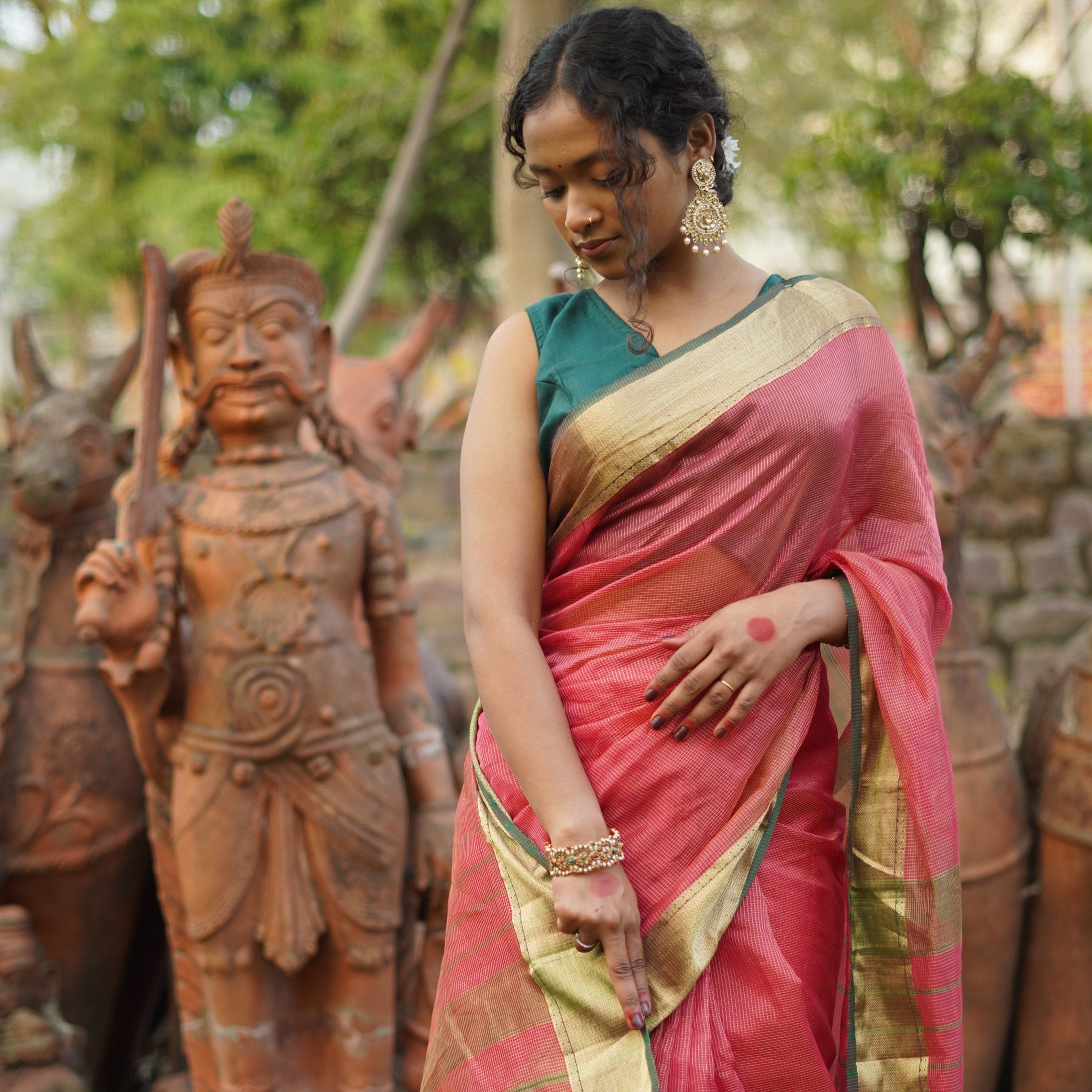 Dharaa By Smriti: Reviving Heritage, Empowering Artisans – Dharaa by Smriti